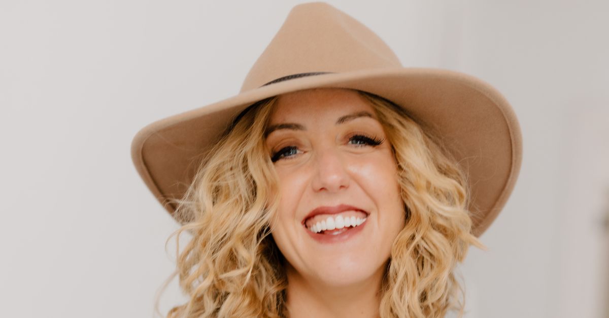 Ep #187: How to Build a Killer Offer Suite | The Hell Yes Entrepreneur ...